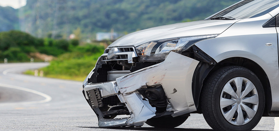 Qué hacer si un carro lo choca y huye de la escena - Articulos