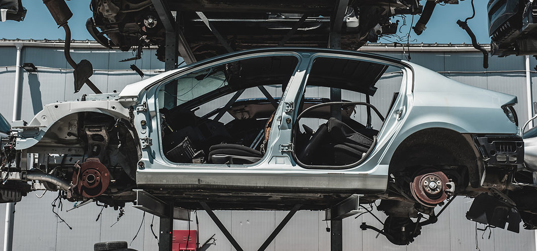 Duro golpe al desmantelamiento clandestino de vehículos - Articulos